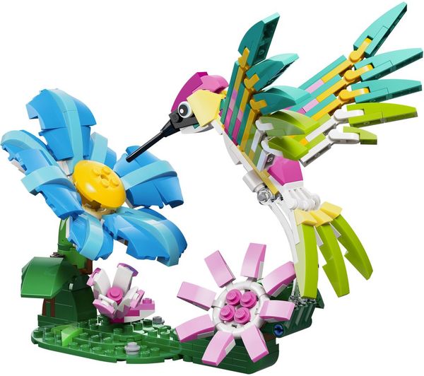 LEGO Creator 31384 3-in-1 Wild Animals: Colourful Hummingbird Set ...